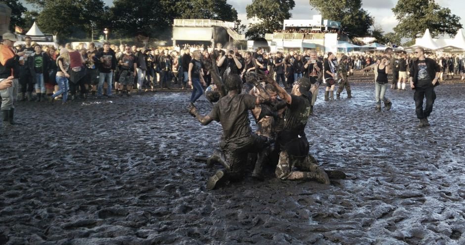 Wacken versinkt im Schlamm-Chaos: Einlass-Stopp beim Heavy-Metal-Festival