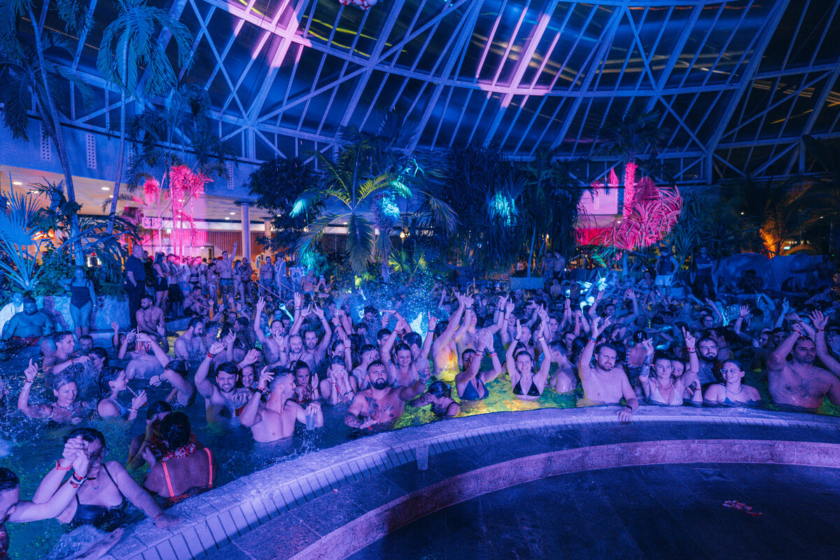Das große Gong 96.3 Nachtbaden in der Therme Erding