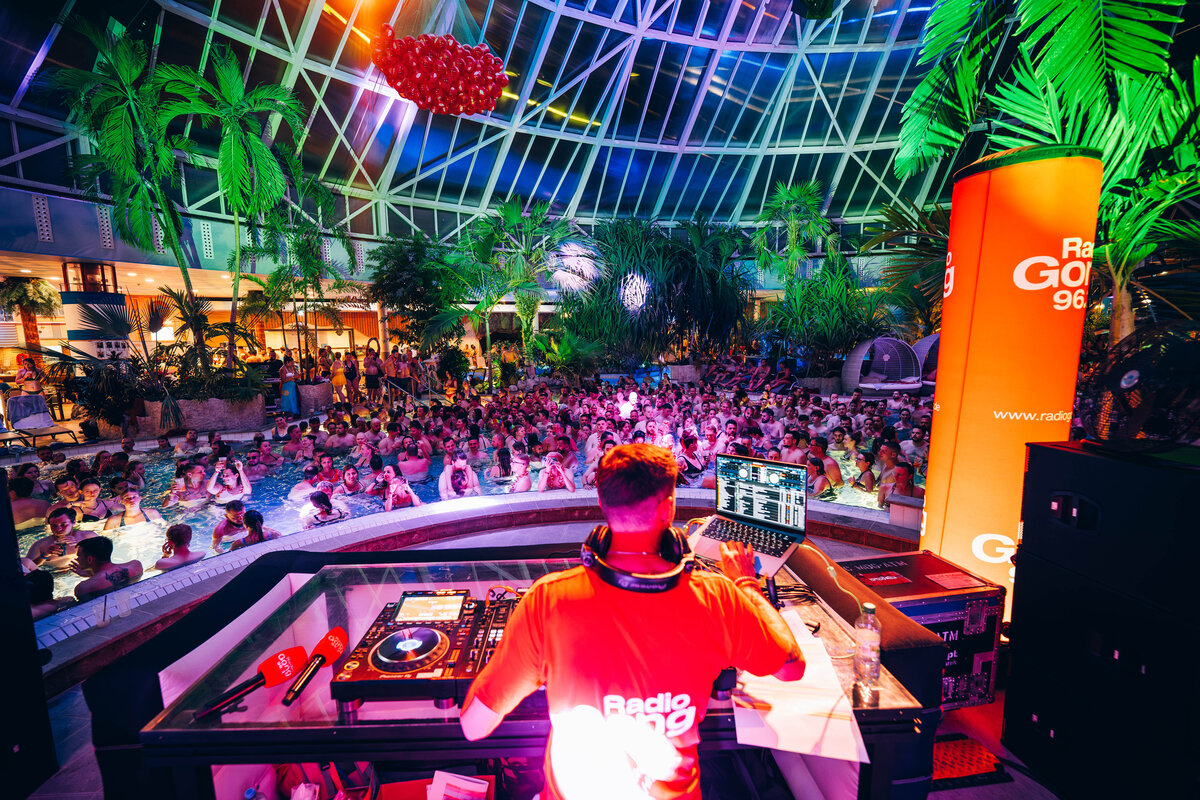 Das große Gong 96.3 Nachtbaden in der Therme Erding