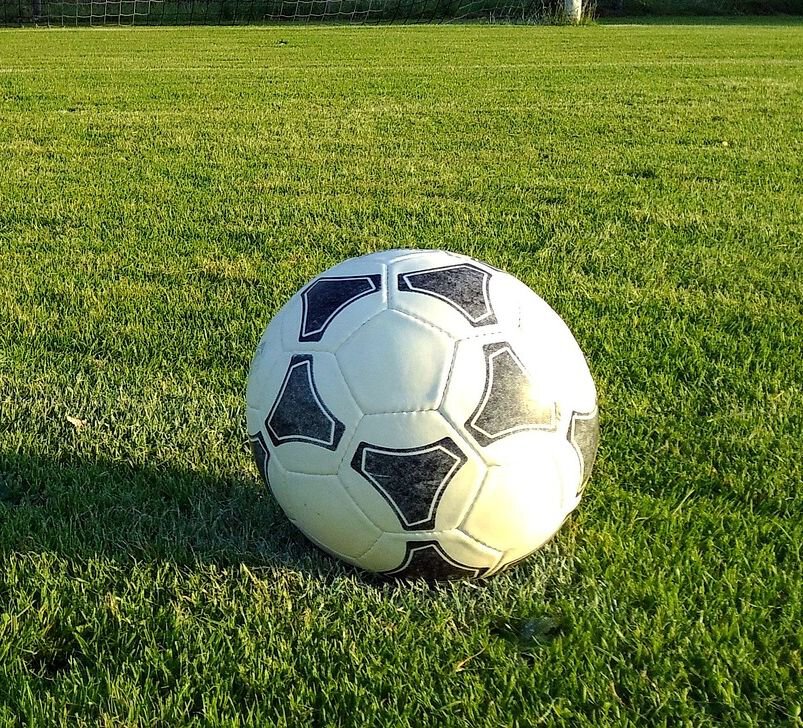 Neue Fußball-Initiative: "Mädchen an den Ball"